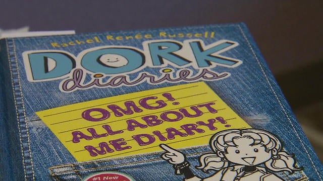 Rachel Renee Russell and daughters Erin, Nikki on "Dork Diaries" best ...