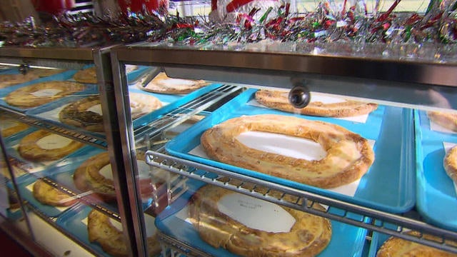 The Kringle: A sweet Wisconsin favorite - CBS News