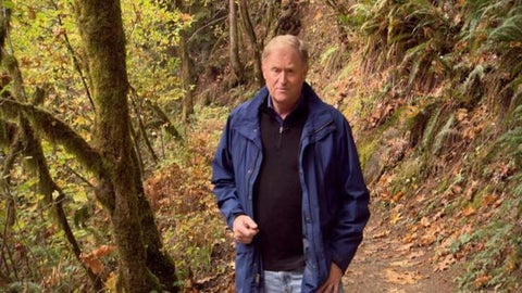 Man charged in girlfriend's cliff death strikes plea deal - CBS News