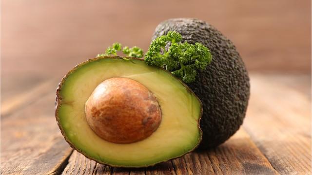 “Avocado hand” injuries on the rise - CBS News