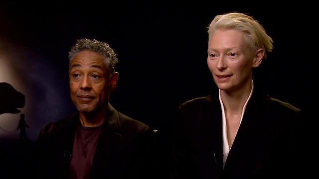 The "Okja" cast tackles the Netflix Cannes debate - CBS News