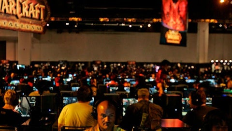 Activision Blizzard CEO apologizes for "tone deaf" response to lawsuit ...