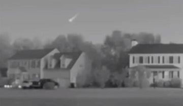 Massive fireball lights up night sky across large swath of U.S. - CBS News