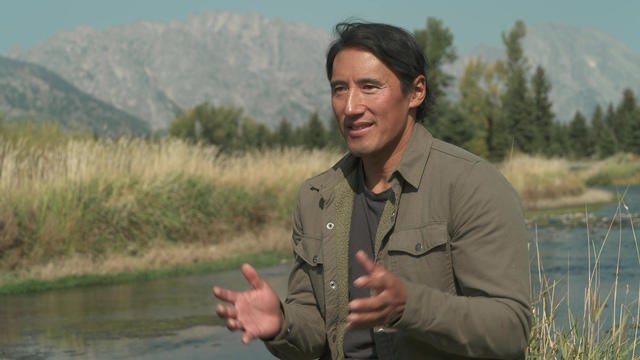 Climber-filmmaker Jimmy Chin: Living life on the edge - CBS News