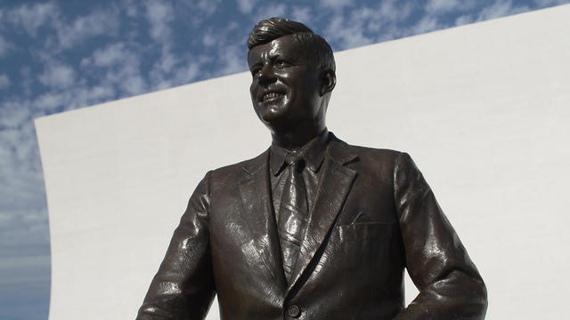 Memorializing John F. Kennedy in bronze - CBS News