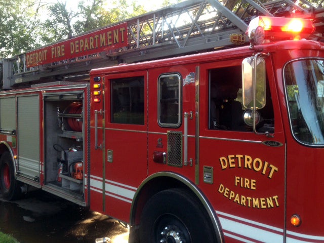2 injured, including firefighter, in southwest Detroit fire - CBS Detroit