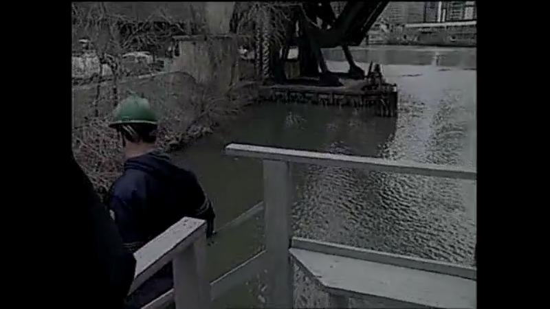 30 years ago today: Great Chicago Flood paralyzes Loop businesses - CBS ...