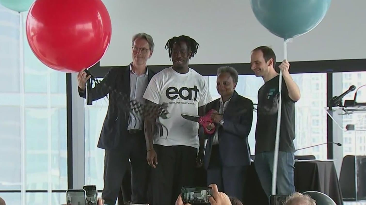 FTX cryptocurrency exchange opens new headquarters in Chicago - CBS Chicago