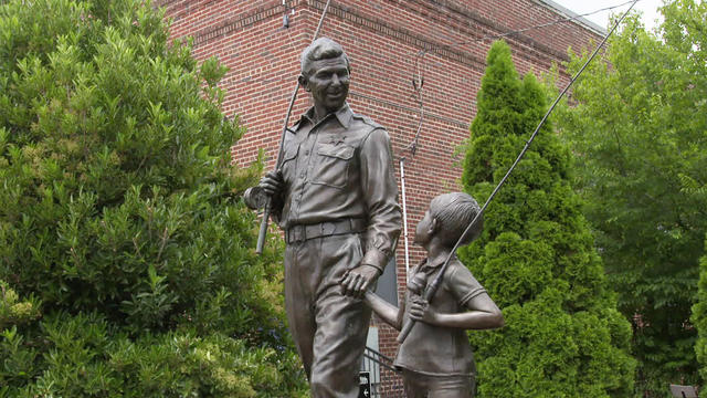 A visit to Andy Griffith's "Mayberry," a town that never was - CBS News