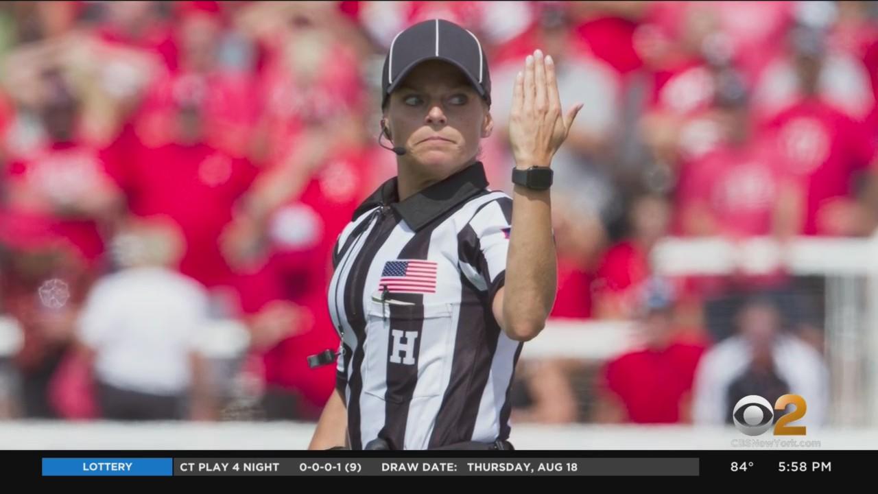 New Jersey native Robin DeLorenzo makes NFL debut as league's third ...