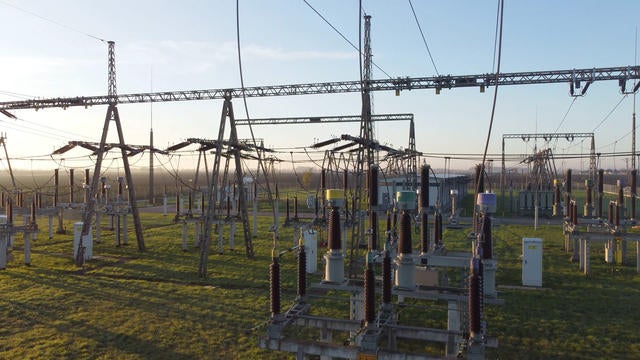 Vulnerable U.S. electric grid facing threats from Russia and domestic ...