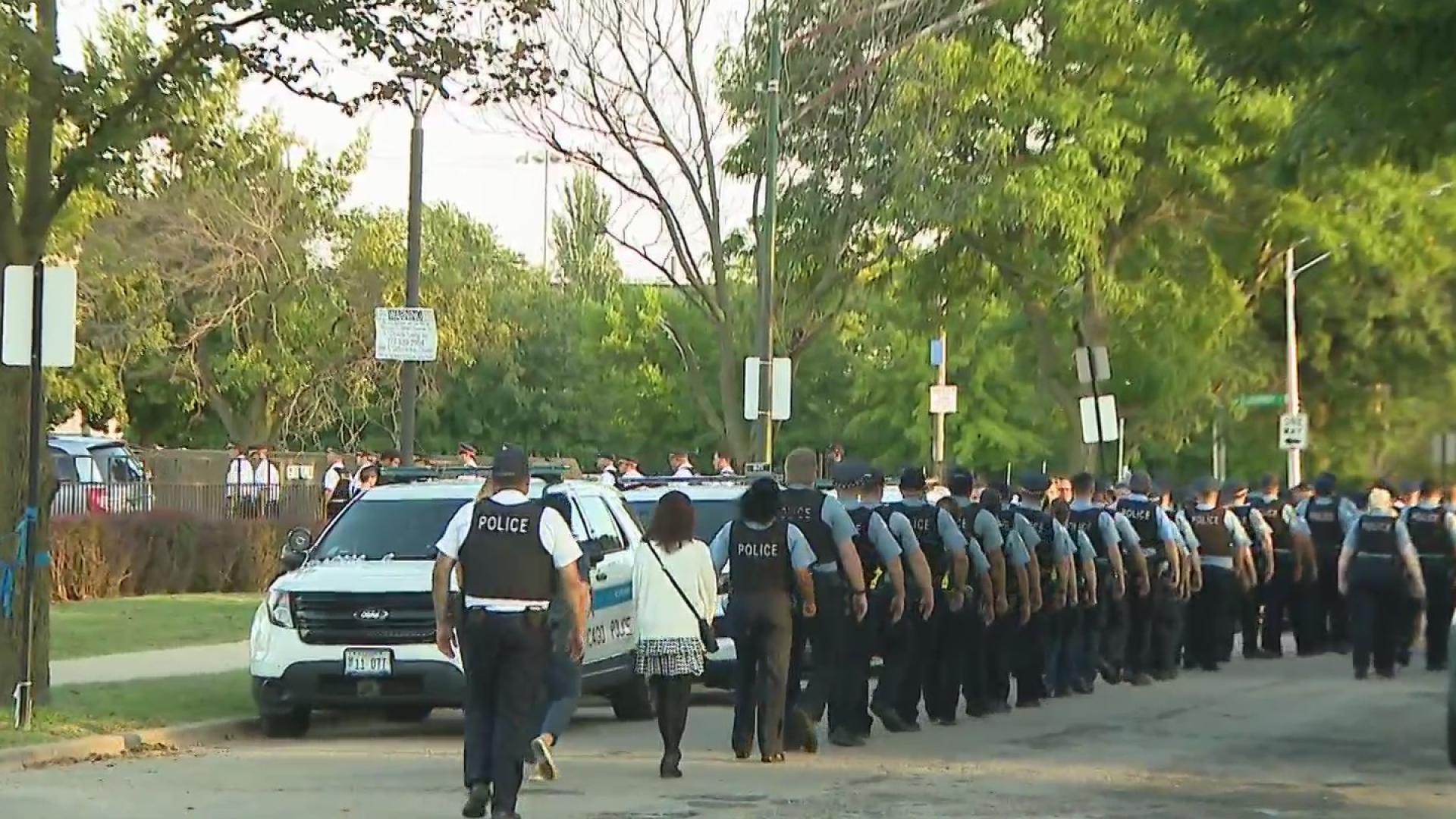 Procession held for Chicago Police officer who died by suicide - CBS ...