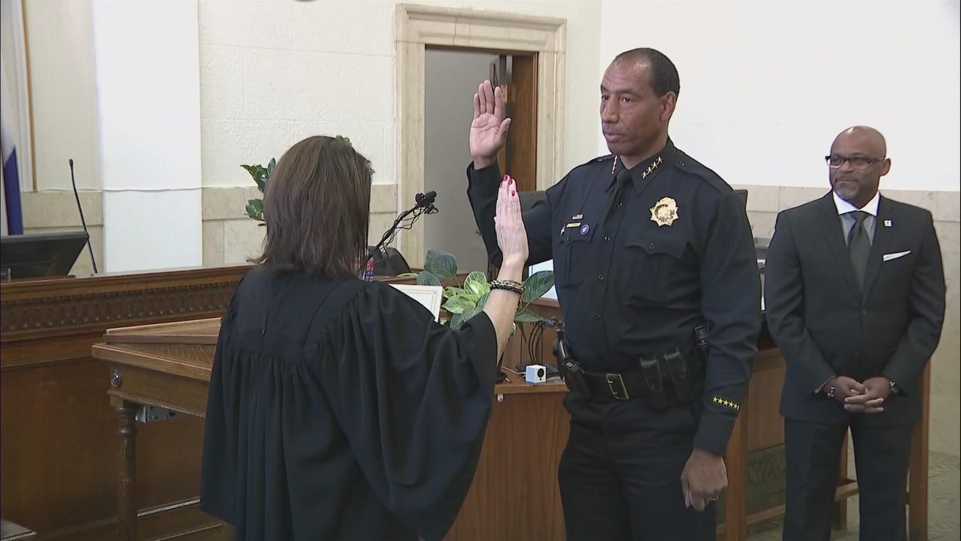Ron Thomas officially sworn in as Denver Police Chief - CBS Colorado