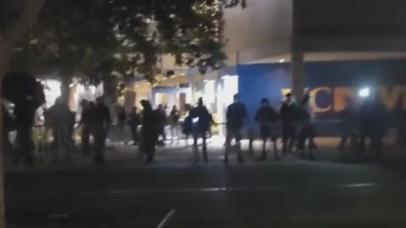 'MAGA Hulk' Stephen Davis speech cancelled after UC Davis brawl - CBS ...