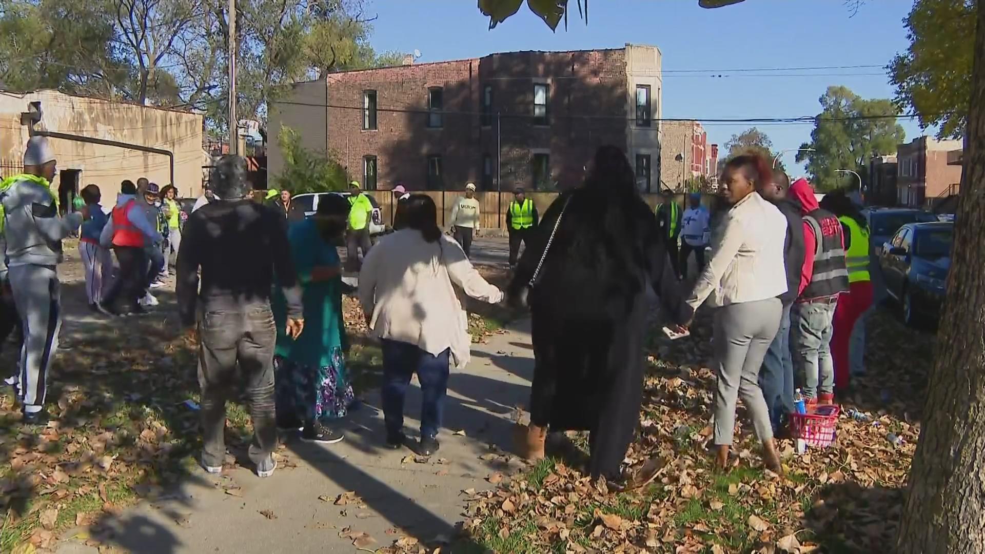 After Chicago mass shooting, anti-violence activists call for peace ...