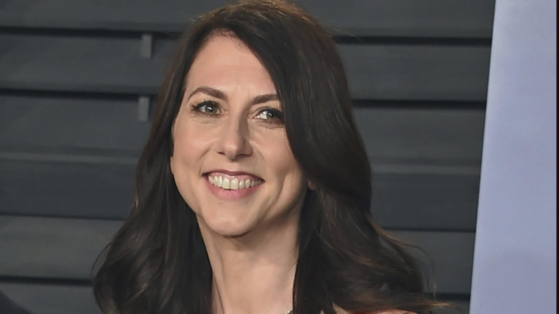 Mackenzie Scott donates $25 million to CPS - CBS Chicago