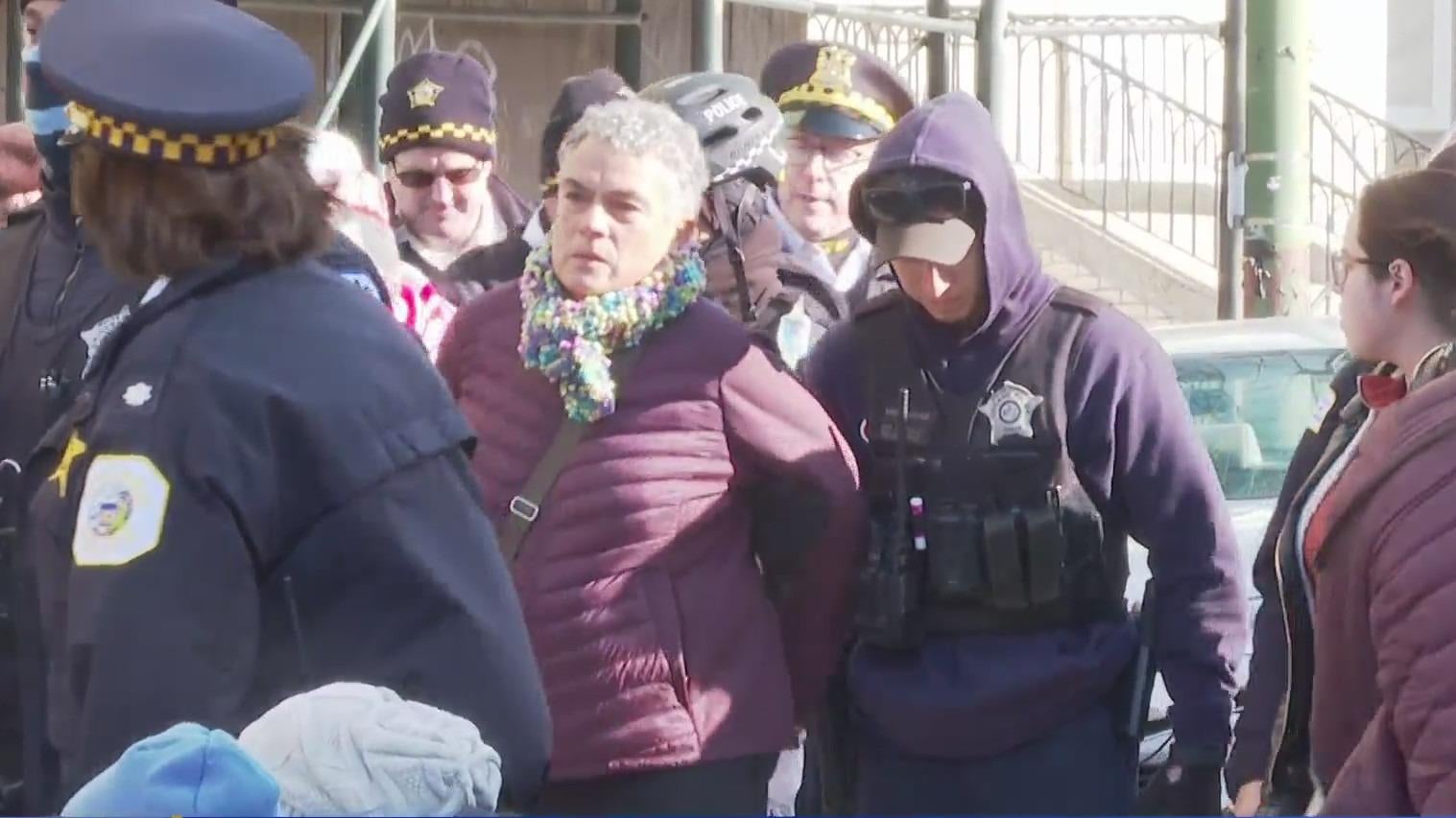 5 arrested protesting St. Adalbert's statue move - CBS Chicago