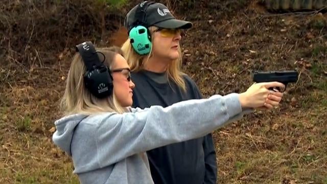 More women buying guns to defend themselves: "The world is changing ...