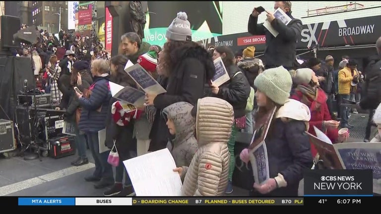 Times Square filled with song and prayer for Ukraine - CBS New York