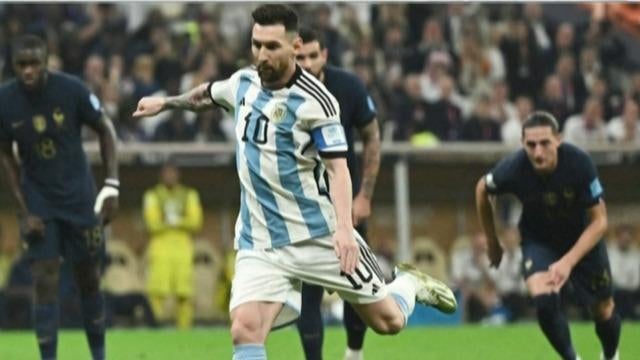 Argentina wins World Cup final against France in penalty shootout - CBS ...