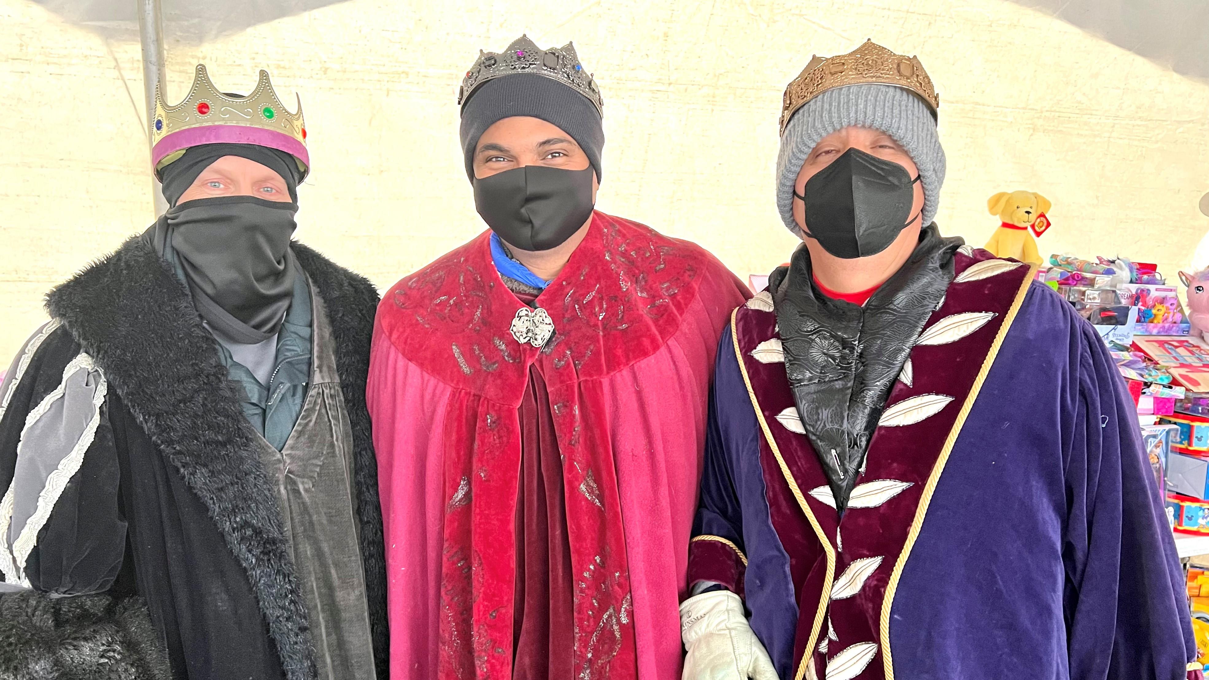 3 Kings Day celebrations happening in Lyons, Aurora - CBS Chicago