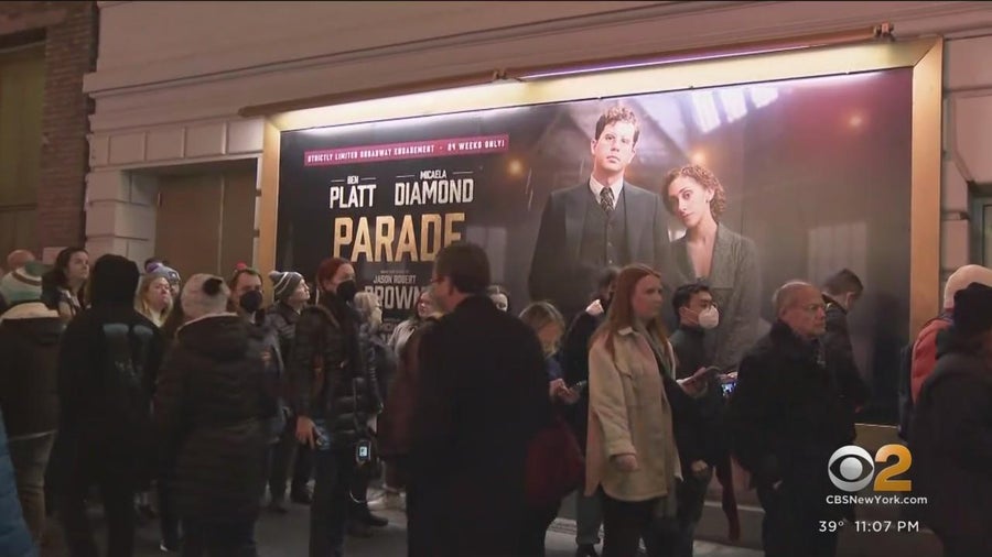 Patrons of Broadway musical "Parade" targeted by Neo-Nazis - CBS New York