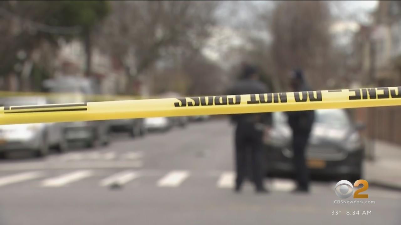 1 dead, 3 injured in shooting at Brooklyn apartment building - CBS New York