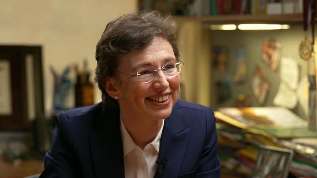 Physics professor's viral videos help inspire women to pursue science ...