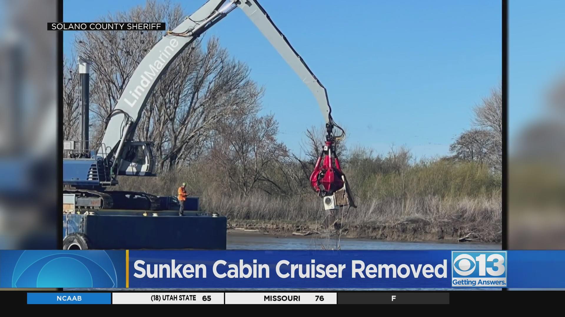 Sunken boat pulled out of Sacramento River Deep Water Channel - CBS ...