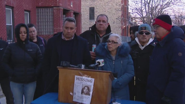 Two women found dead in Little Village alleys; call for answers - CBS ...