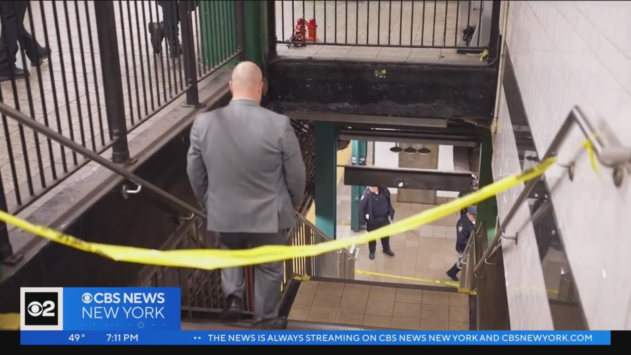 NYPD: Isiah Collazo, 18, stabbed to death on subway in Brooklyn - CBS ...