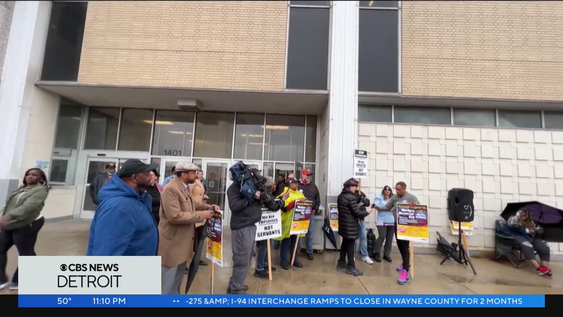 Detroit-area postal workers protest understaffing, harassment in ...