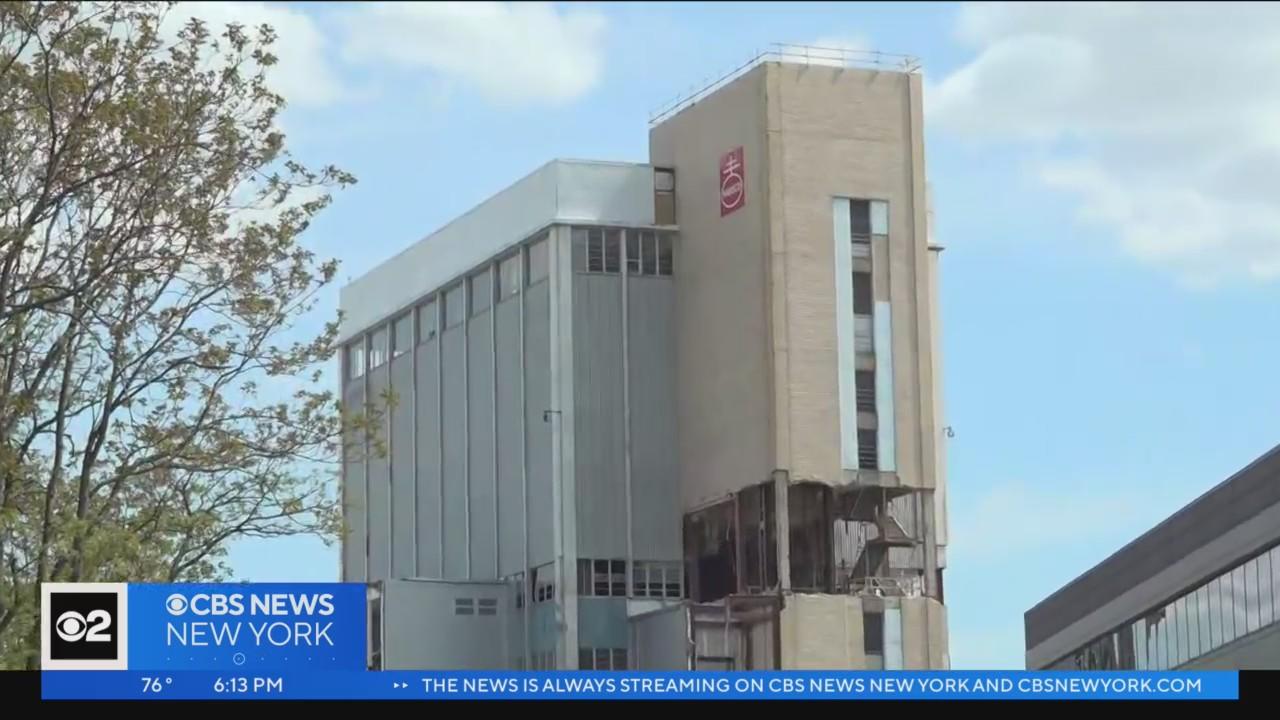 Implosion of former Nabisco plant in Fair Lawn called off - CBS New York