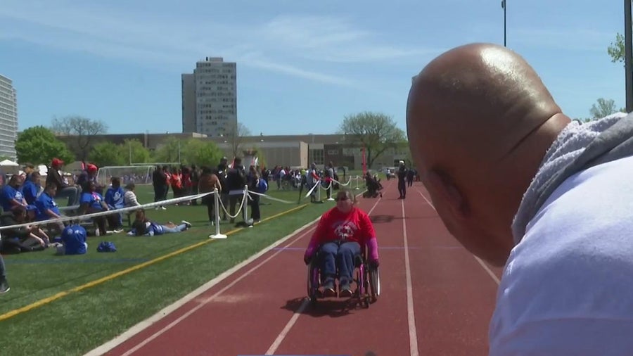 Special Olympics athletes shine in Chicago Spring Games - CBS Chicago