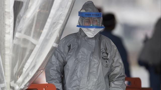 Pfizer's Paxlovid still free, for now, after FDA grants full approval ...