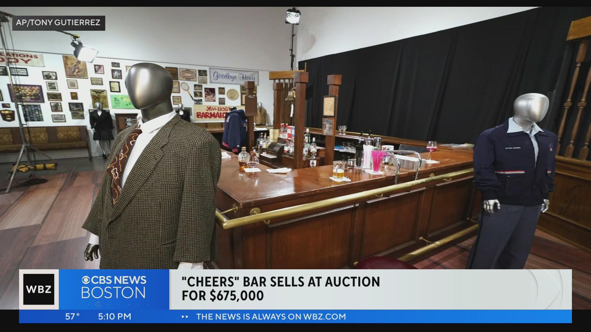 "Cheers" bar sells for $675,000 at auction - CBS Boston