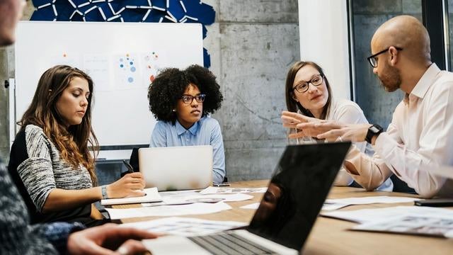 A quarter of U.S. households live paycheck to paycheck, analysis finds ...