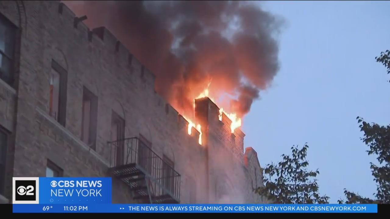 5 hurt, including 1 firefighter, in Bronx apartment building fire - CBS ...