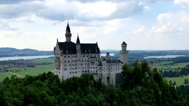 Neuschwanstein castle murder case opens with U.S. man admitting to rape ...