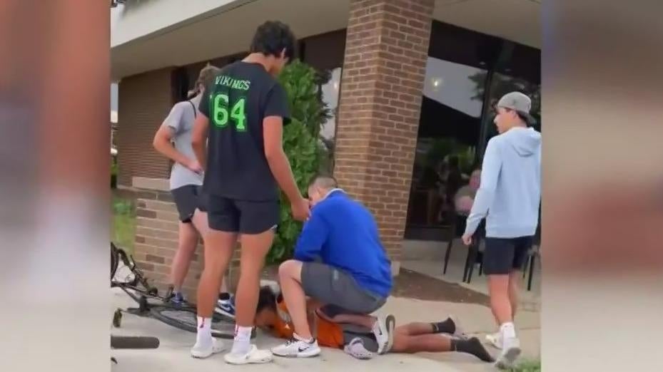 Judge finds CPD sergeant not guilty in pinning of 14-year-old - CBS Chicago