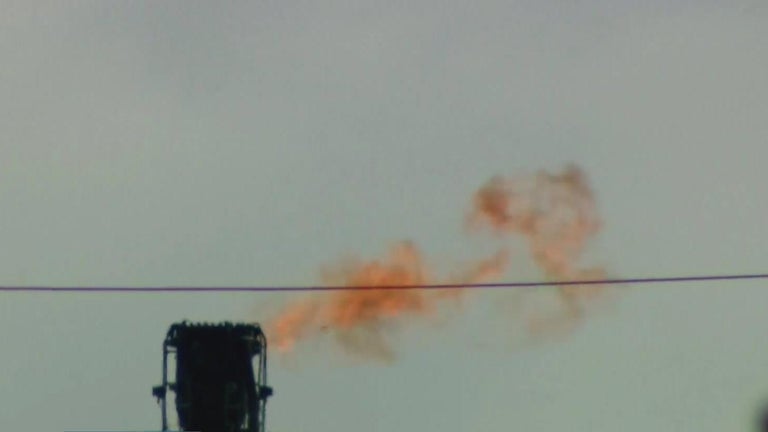 'Rotting animal' smell permeates air northwest Indiana - CBS Chicago