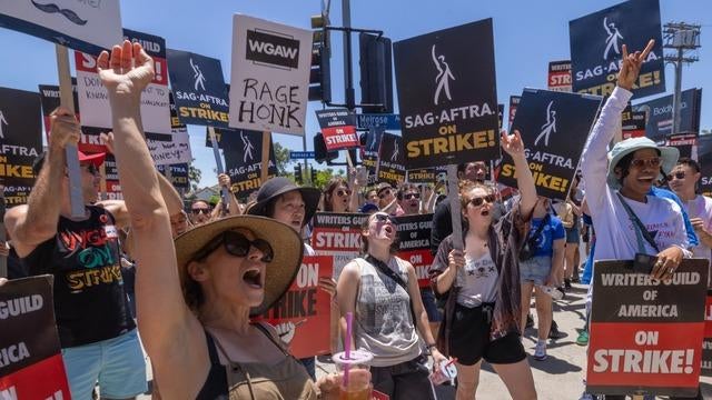 Who is Fran Drescher? What to know about the SAG-AFTRA president and ...