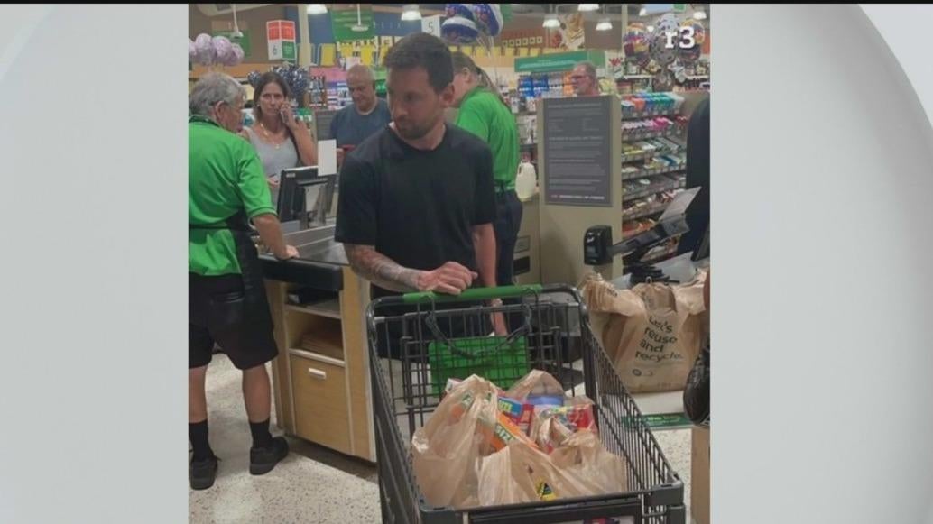 Lionel Messi spotted shopping at Publix as official debut with Inter ...