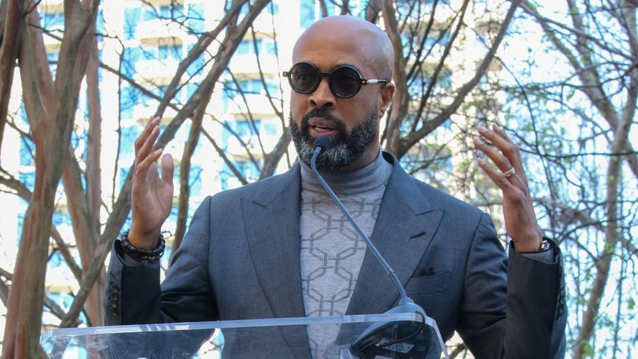 Dr. Frederick D. Haynes III, senior pastor of Friendship-West Baptist ...