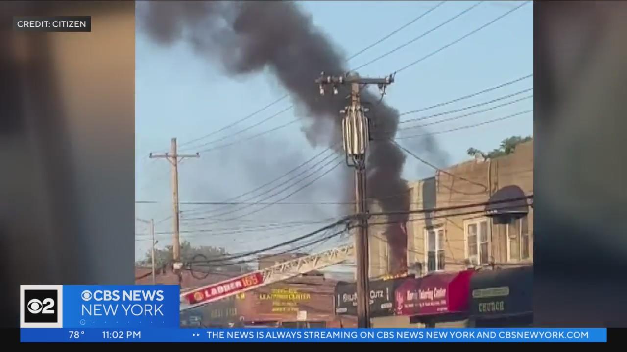 2 suffer minor injuries in Queens fire - CBS New York