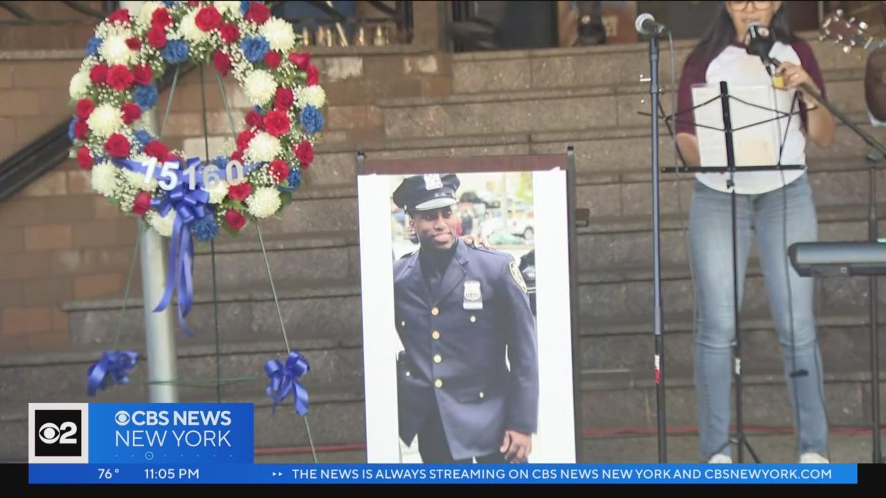 Vigil held in Washington Heights for Alexis Martinez, NYPD officer ...