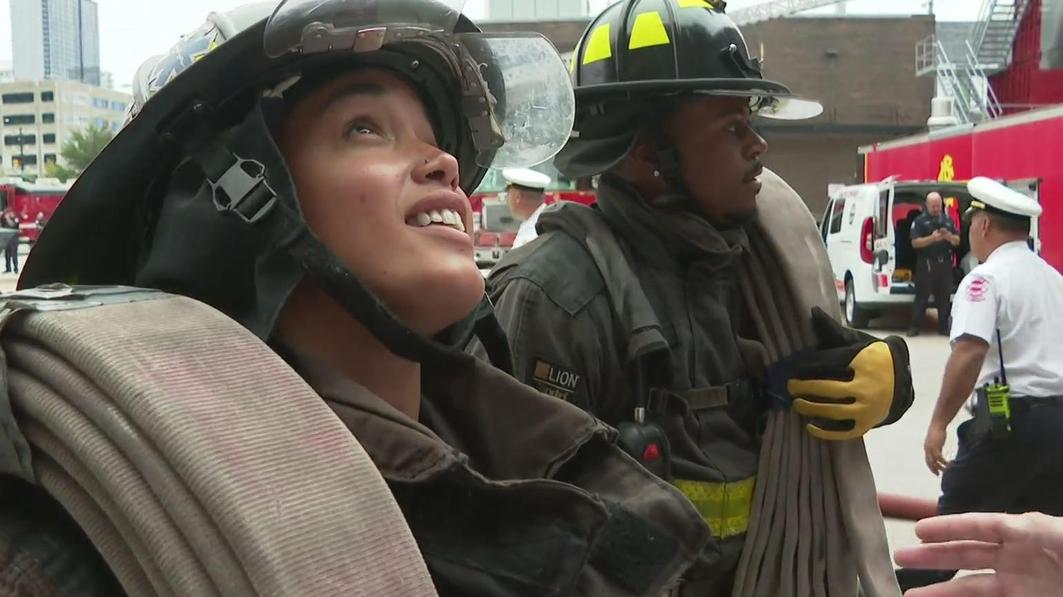 Chicago aldermen suit up to become CFD firefighters for a day - CBS Chicago