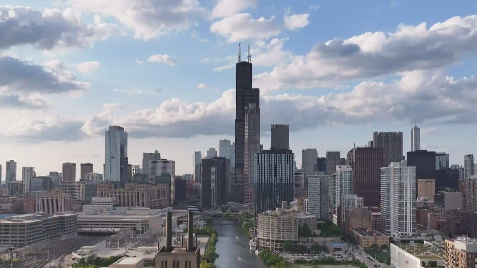 City of Chicago projects $538 million budget deficit in 2024 - CBS Chicago