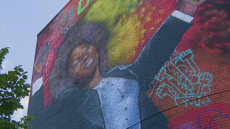 New mural unveiled in Chicago's Austin community - CBS Chicago