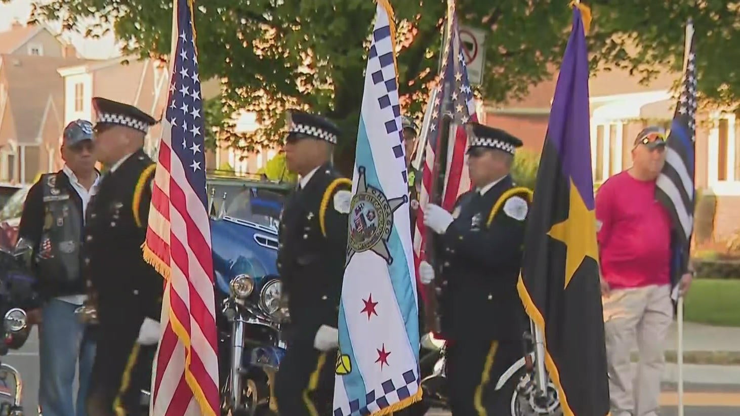 Chicago Police hold memorial roll call for two fallen officers - CBS ...